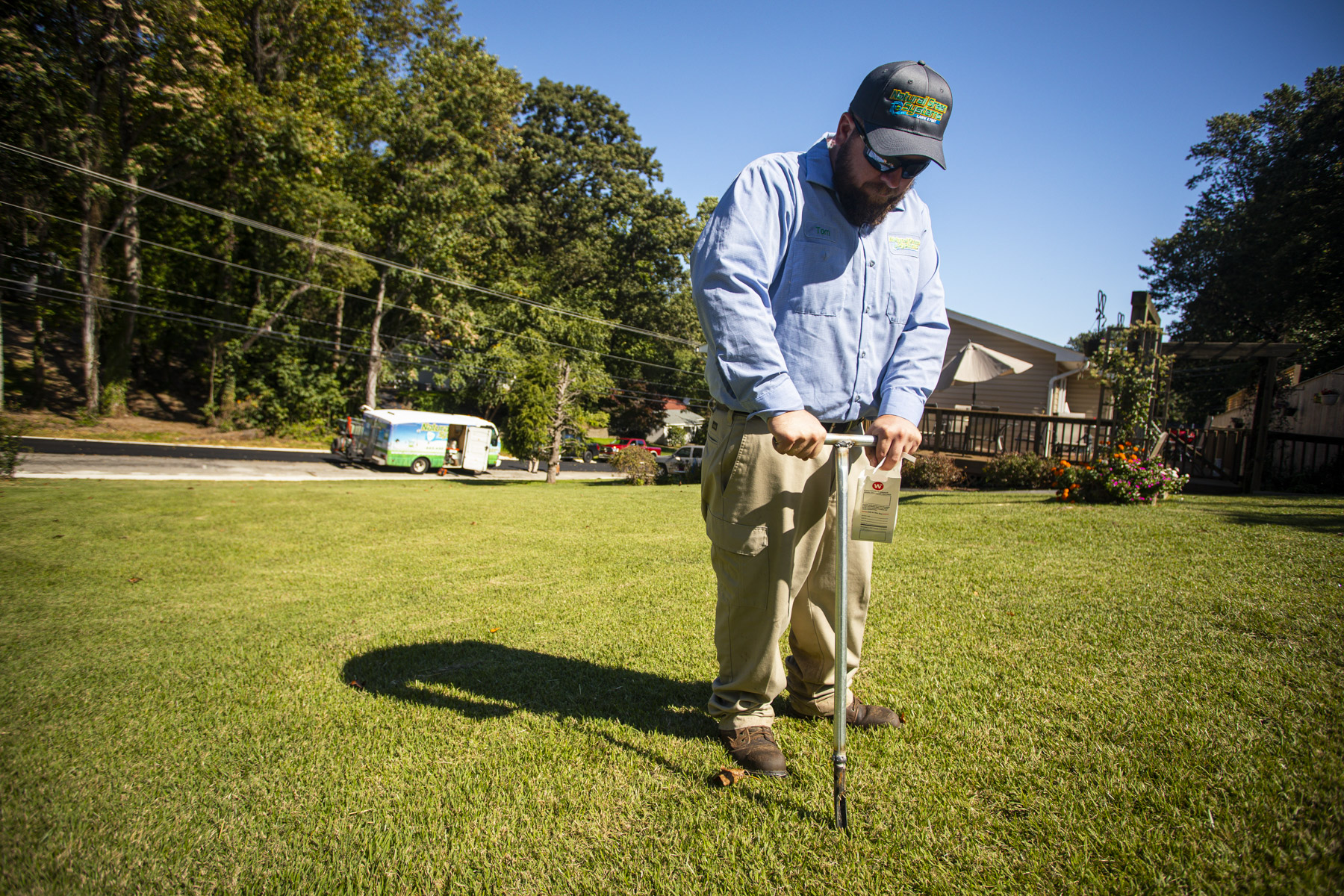 How and When to Apply Lime to Your Maryland Lawn